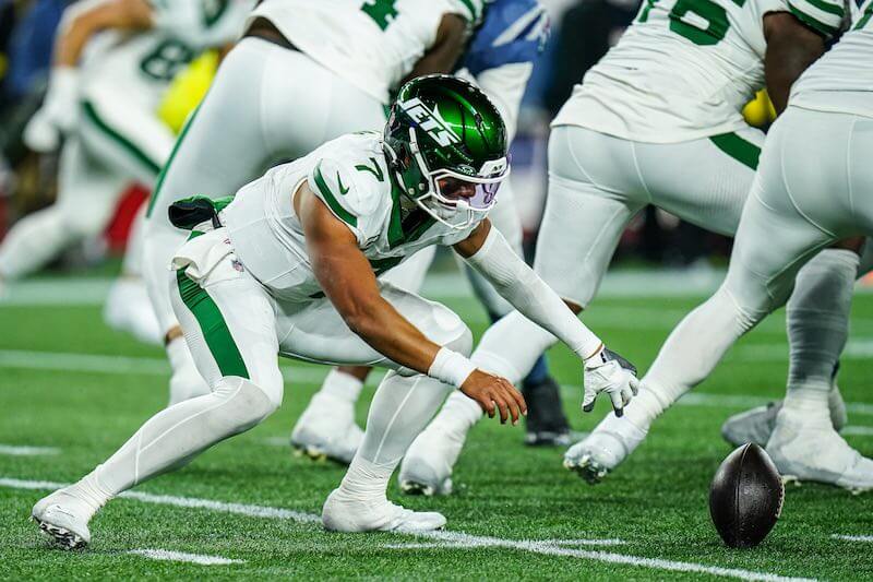NY Jets Trade Grades: Justin Fields sent to Chiefs for 6th-round pick ...